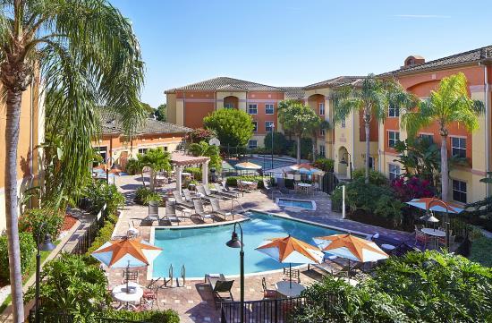 Courtyard By Marriott Naples Florida