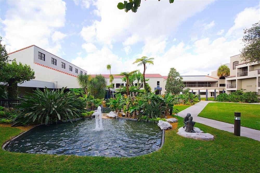 Miami Golf Vacation Packages - Don Shulas Golf Resort